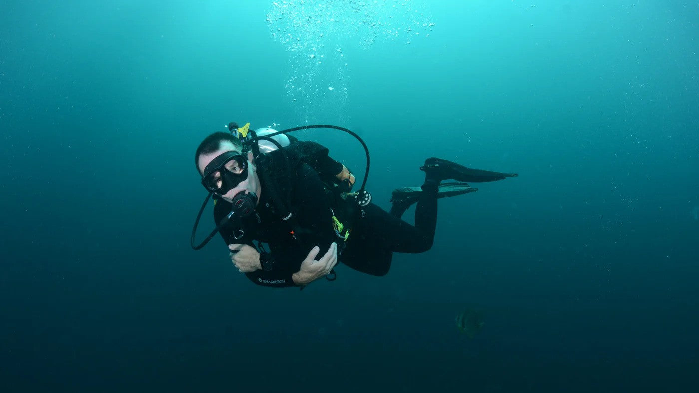 Choosing the Right Wetsuit: Surfing vs. Diving – Sharkskin Australia